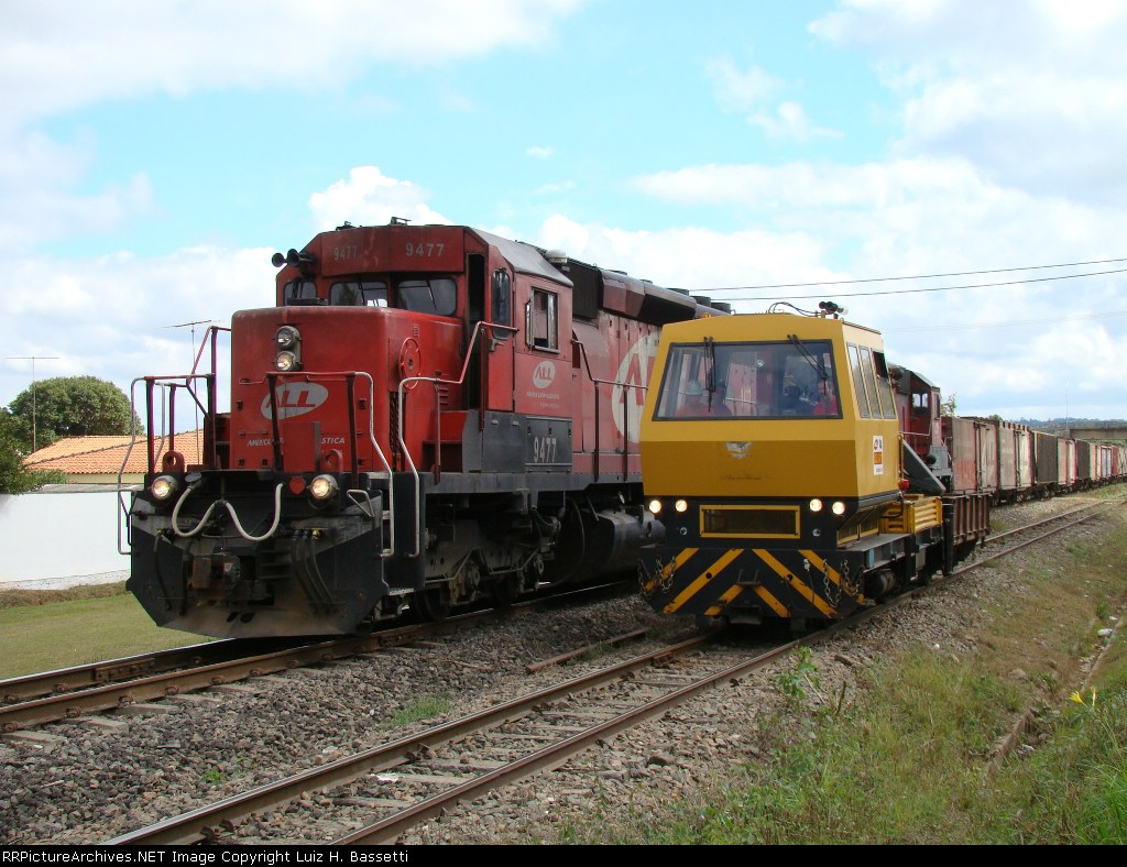 SD40-2 9477 X CLE 6471-SERVICE